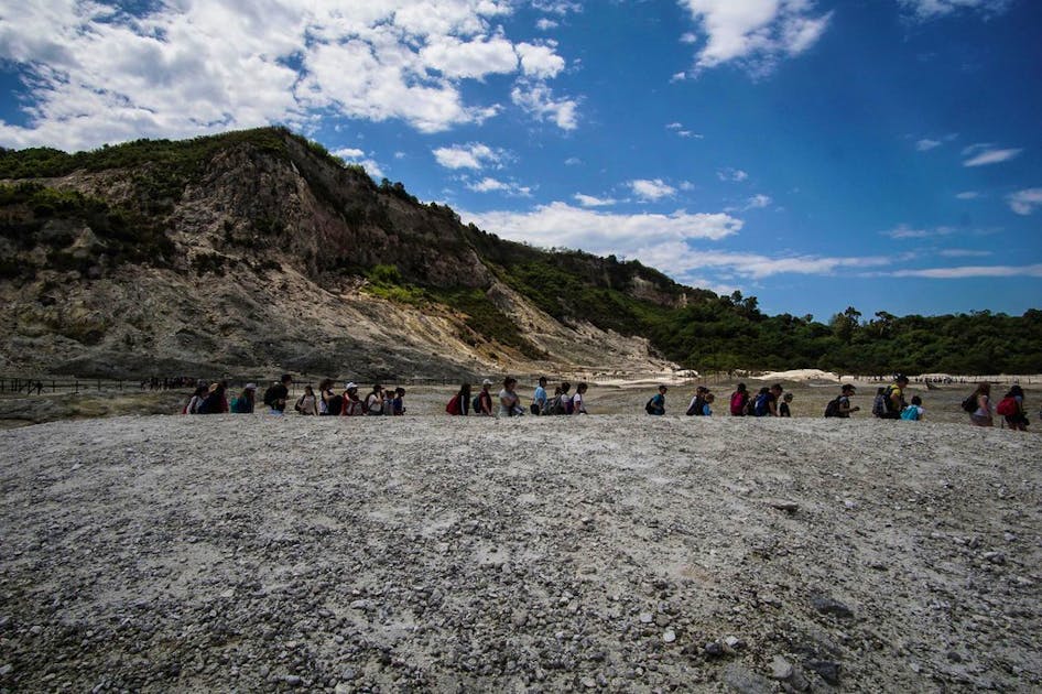 Phlegräische Felder: Forscher warnen: Supervulkan bei Neapel könnte ...