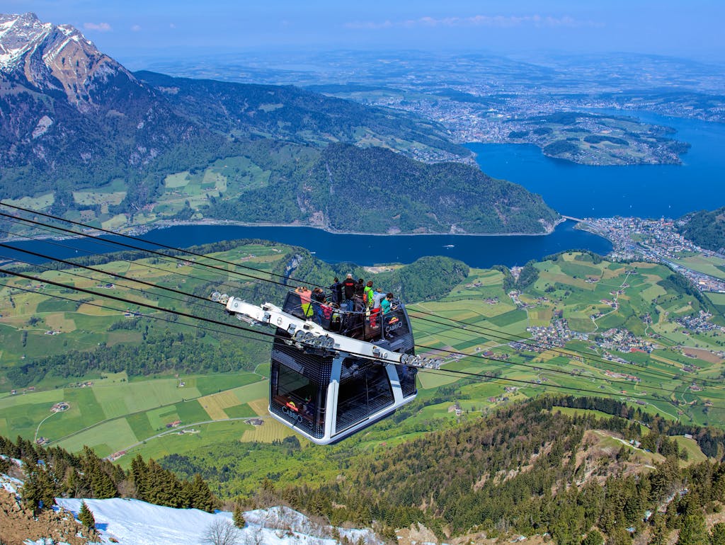 Über den Wolken: Die 10 spektakulärsten Seilbahnen der Welt