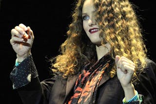 Nouvelle vie. Elsa revient sur le devant de la scène, affirmée et apaisée.