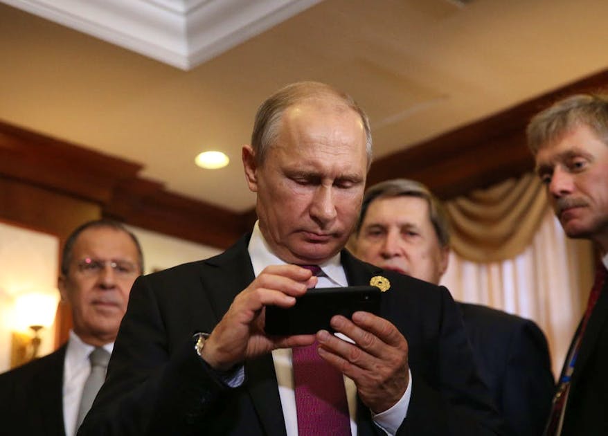 Die Handys der Herrscher: Welches Smartphone nutzen Putin, Trump und Co.? | blue News