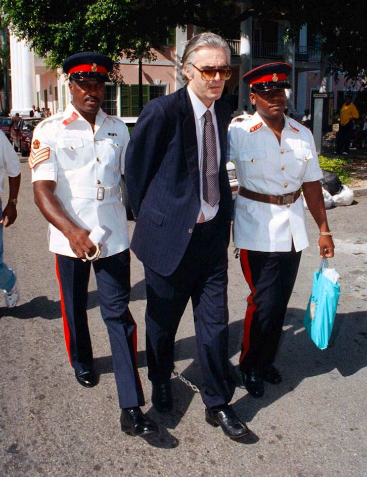 Vor 20 Jahren wurde Werner K. Rey in Handschellen ausgeliefert