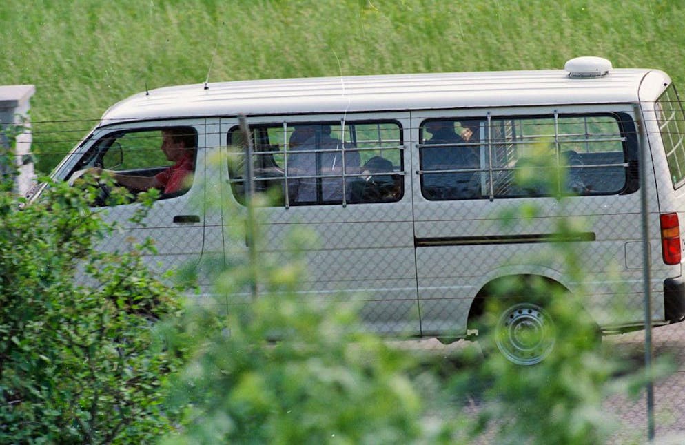 Vor 20 Jahren wurde Werner K. Rey in Handschellen ausgeliefert
