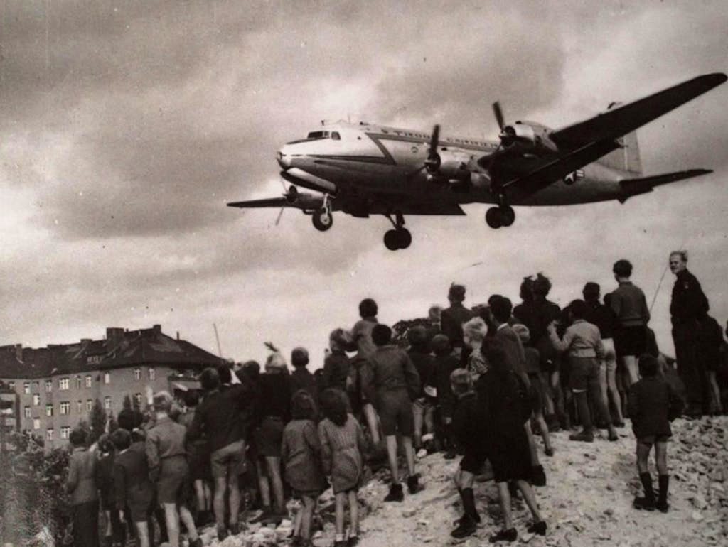 Blocus de Berlin: il y a 70 ans, les «Rosinenbomber» survolaient la ville