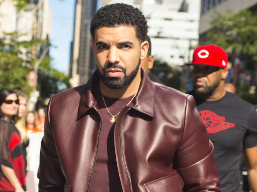 Spettacolo: Drake: con Bella Harris non c’è storia | blue News