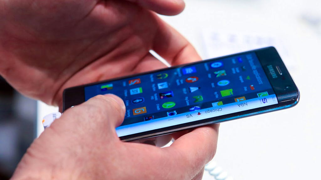 Edge Screen: Was bringt die runde Smartphone-Kante?