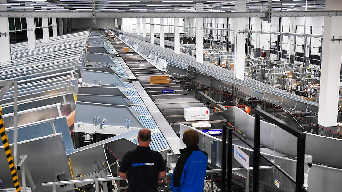 La Poste: Un centre de colis tout neuf pour La Poste | blue News