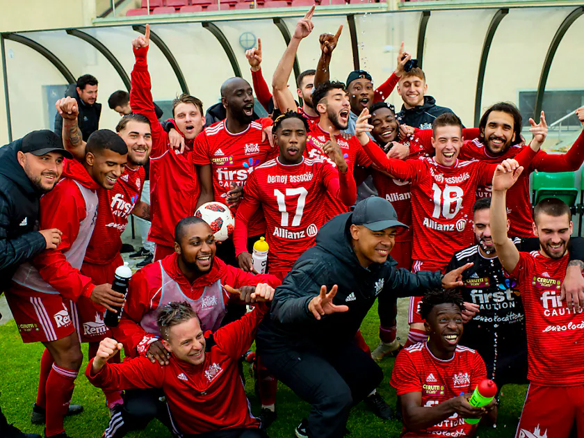 Football suisse: 22 clubs sur 24 obtiennent la licence | blue News