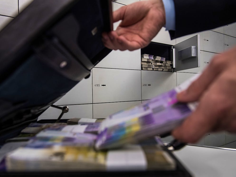 Corruption. Affaire de corruption au SECO: 4 coupables | blue News