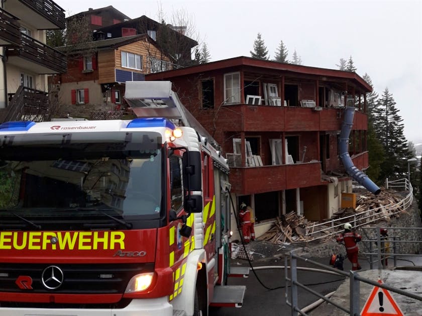 Brand: Feuerwehr verhindert grösseren Schaden bei Brand in Arosa | blue ...