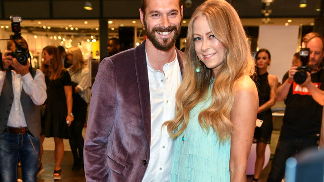 Verliebt: Jenny Elvers ist wieder vergeben | blue News