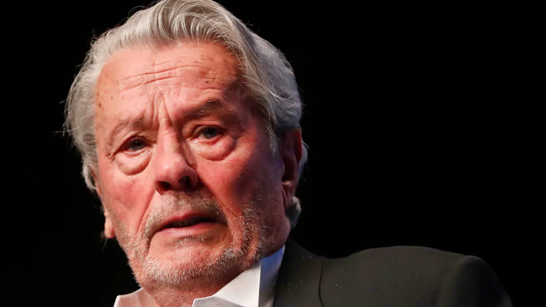 Problème cardiaque: Alain Delon hospitalisé près de Paris | blue News