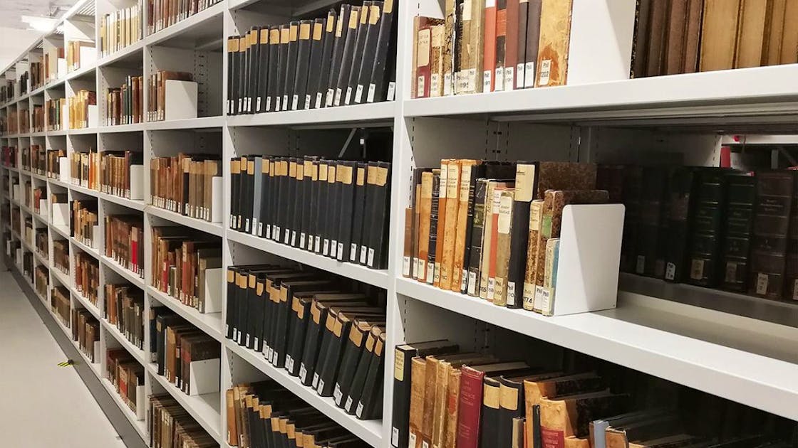 Bibliotheken: Berner Universitätsbibliothek lässt 100'000 Bücher ...