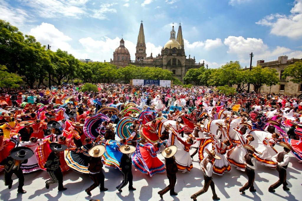 Mexique: record du monde de participation à une danse folklorique