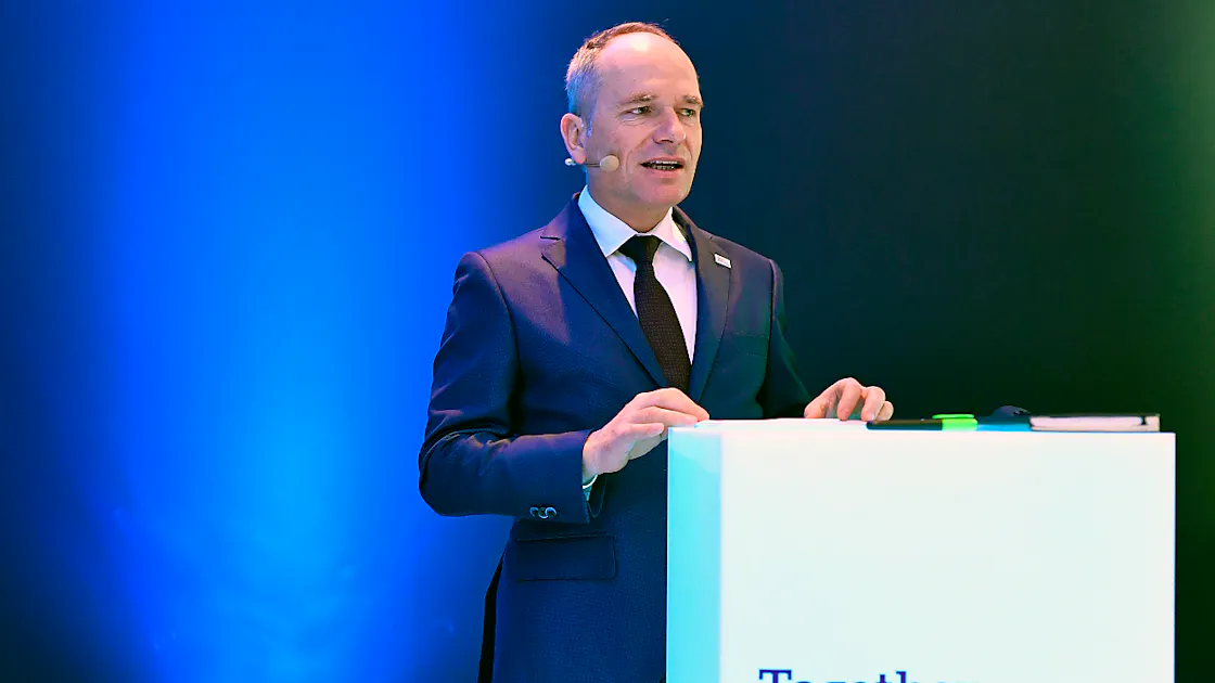Rüstungsindustrie: Ruag-Chef Urs Breitmeier geht | blue News