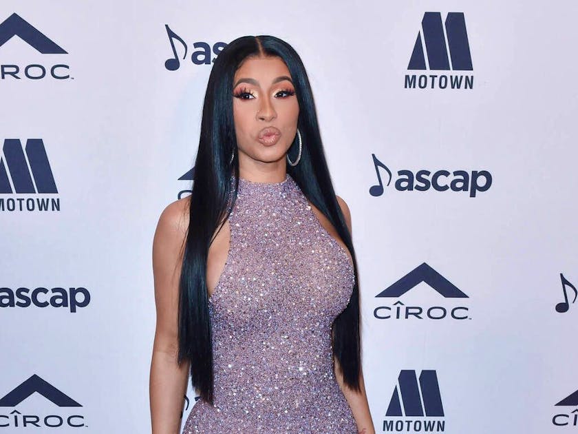 Actu people: Cardi B partage par accident une photo d'elle seins nus ...