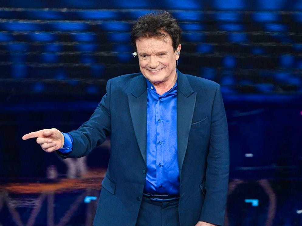 Nuovo show: Massimo Ranieri torna in tv con «Qui e Adesso» | blue News