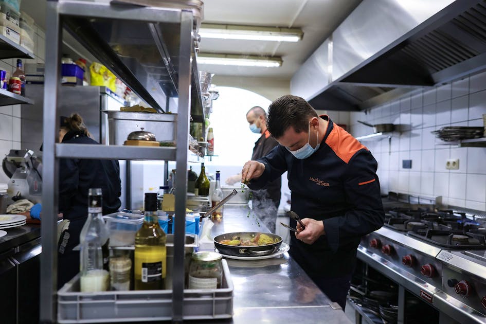 Avec un «drive-in» en camping-car: Un chef belge brave la pandémie ...