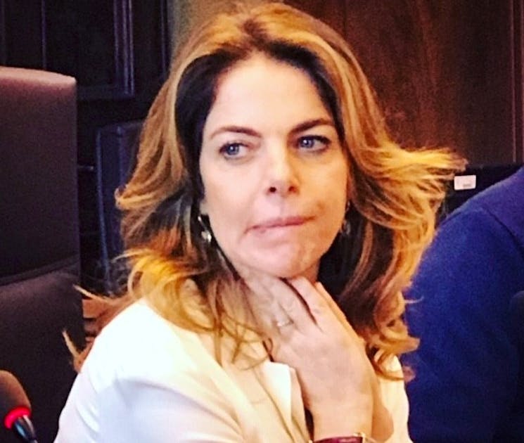 Spettacolo. Claudia Gerini è Anna Rosenberg, storia di un femmicidio.