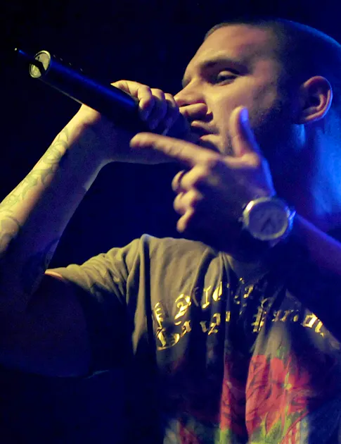 Fler: Deutscher Rapper schlägt auf Kameramann ein | blue News