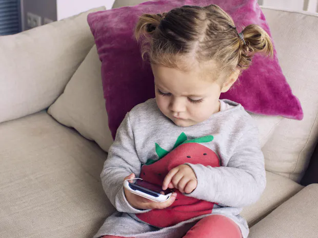 Mode & Beauté. Ne mettez pas vos bébé devant des écrans