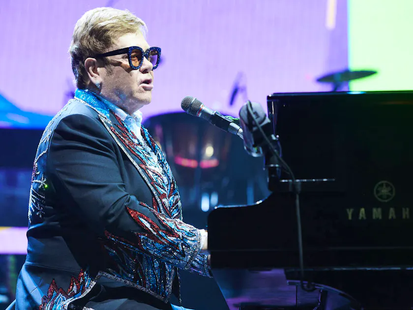 Spettacolo: Elton John ricorda Larry Kramer, sceneggiatore e attivista ...