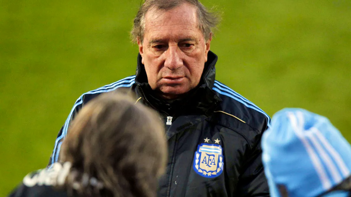 Football: Carlos Bilardo atteint du coronavirus à 82 ans | blue News