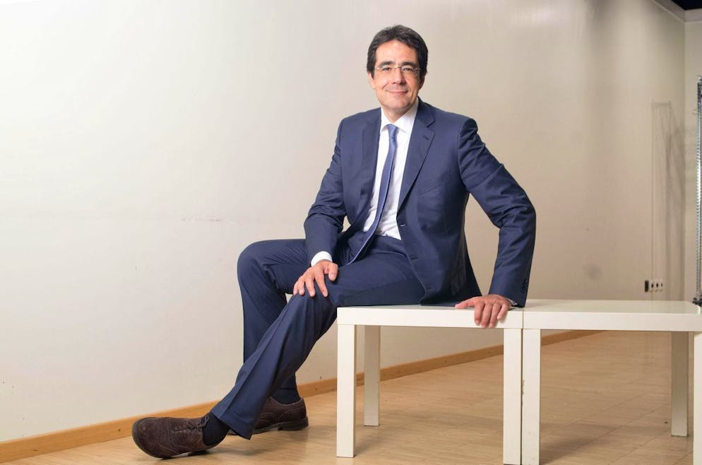 Télévision. Darius Rochebin démissionne.