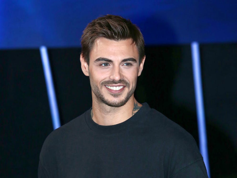 Spettacolo: Francesco Monte debutta come cantante | blue News