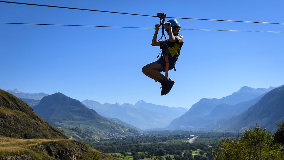 Loisirs. Les tyroliennes cartonnent en Valais.