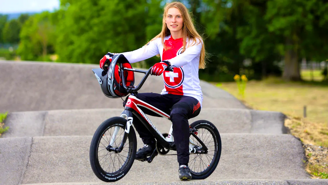 BMX: En pleine confiance, Zoé Claessens vise la finale olympique | blue ...