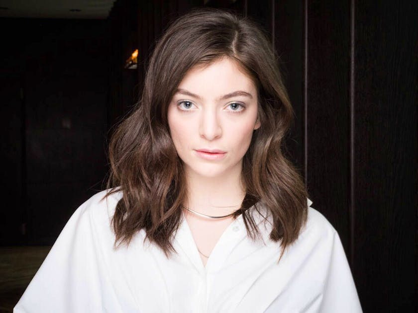 Musica: Lorde presenta il nuovo singolo «Mood Ring» | blue News