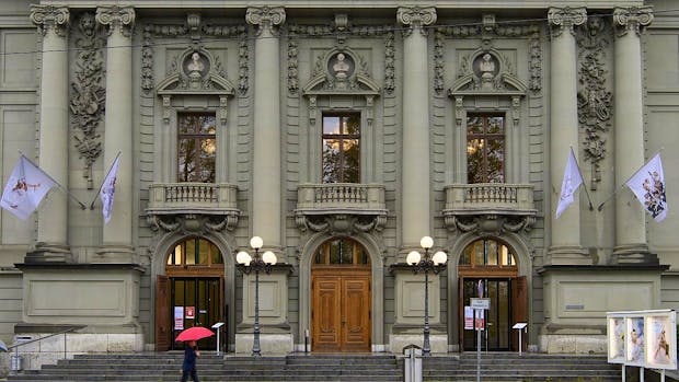 Theater und Musik. Bühnen Bern eröffnen Saison mit Openair auf Bundesplatz.