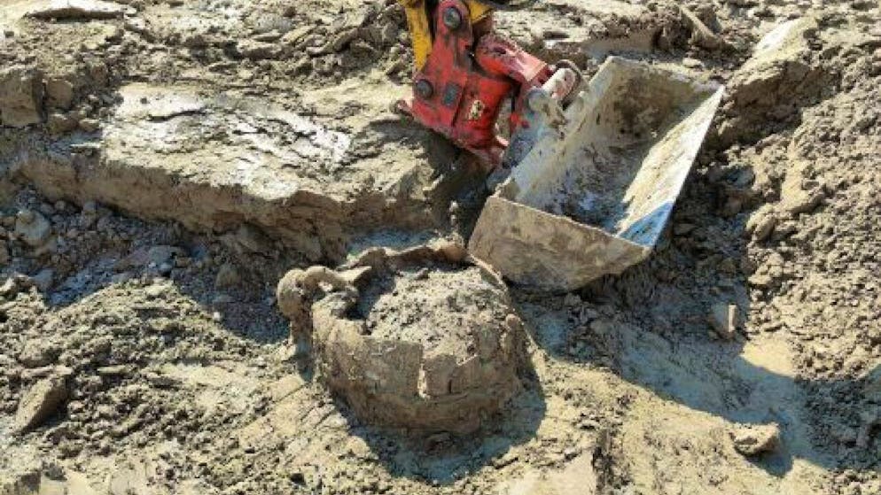 Archäologie. Archäologin entdeckt in Aegerten 2000-jährige Amphore.