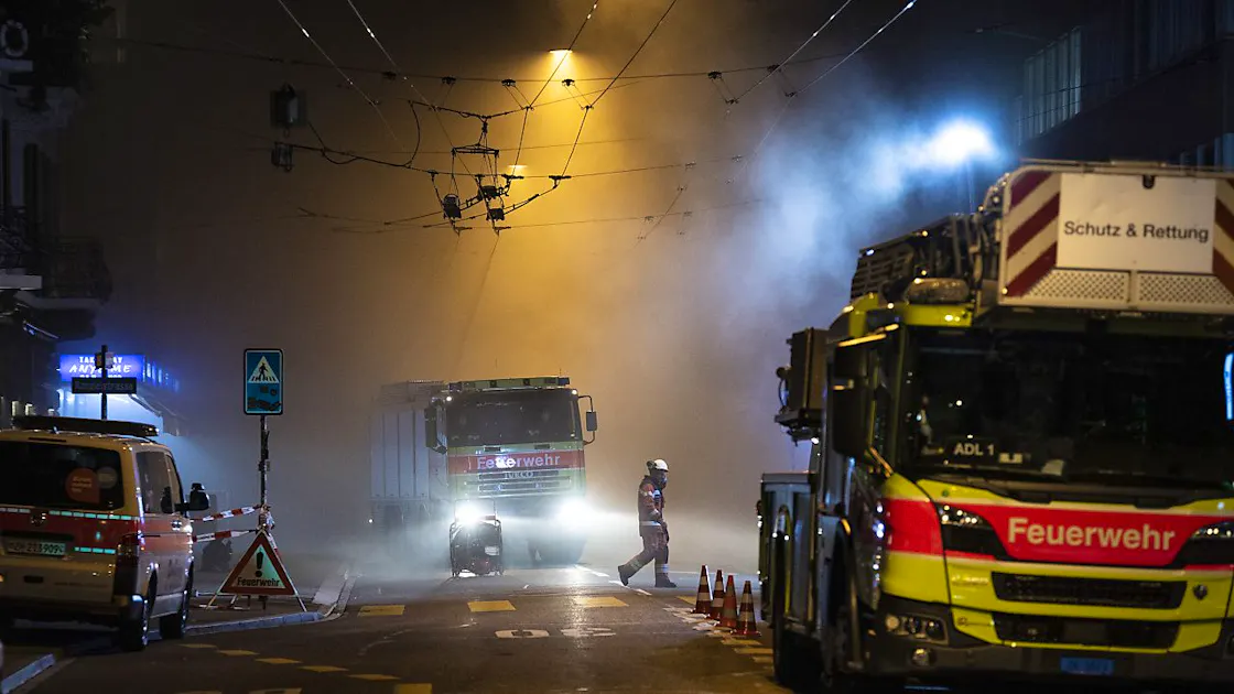 Zürich: Dichter Rauch und giftige Brandgase in der Langstrasse | blue News
