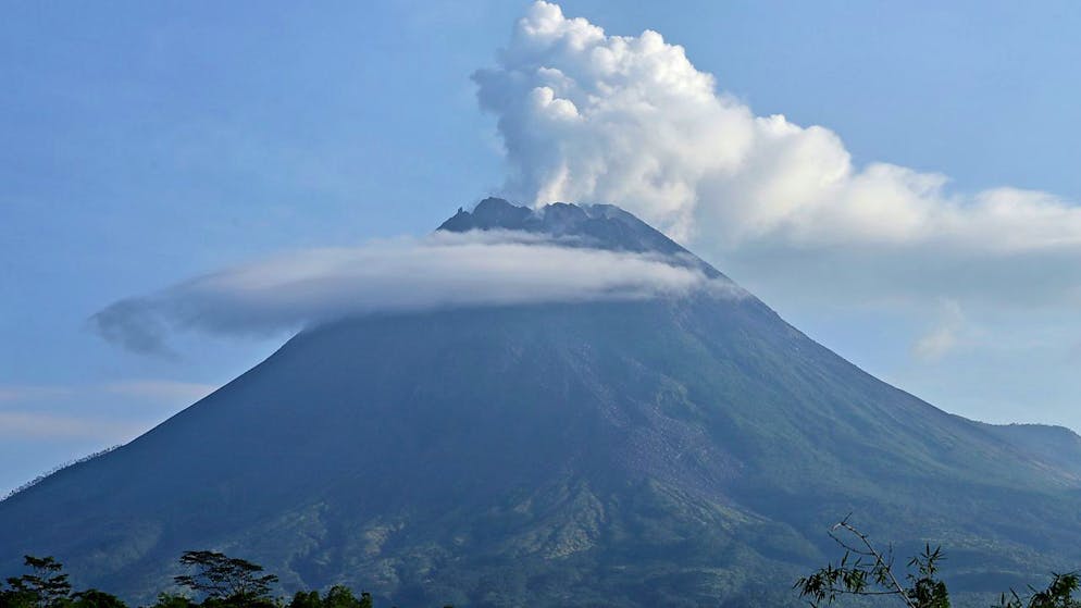Indonesien. Erneut glühende Lawine am Vulkan Merapi auf Java.