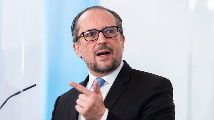 Geboren in der Schweiz. So tickt Österreichs neuer Kanzler Alexander Schallenberg.