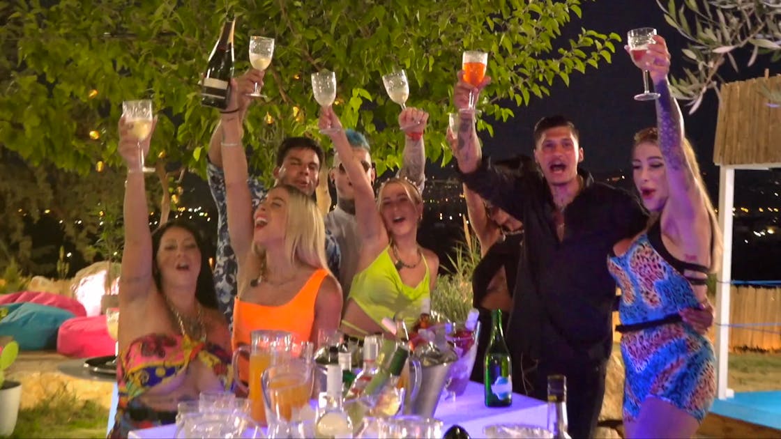 Party-WG mit Dauerpegel: So trashig ist die neue TV-Serie «Reality ...