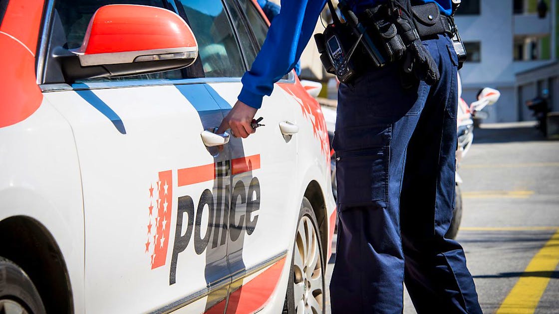 Arrest after false bomb alarm at school | blue News