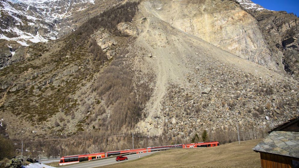 Bergsturz. Vor 30 Jahren verschüttete ein Bergsturz einen Teil von Randa.