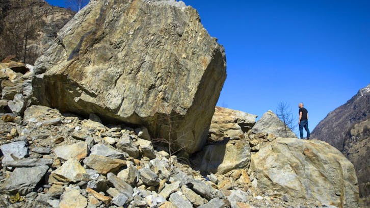 Bergsturz. Vor 30 Jahren verschüttete ein Bergsturz einen Teil von Randa.