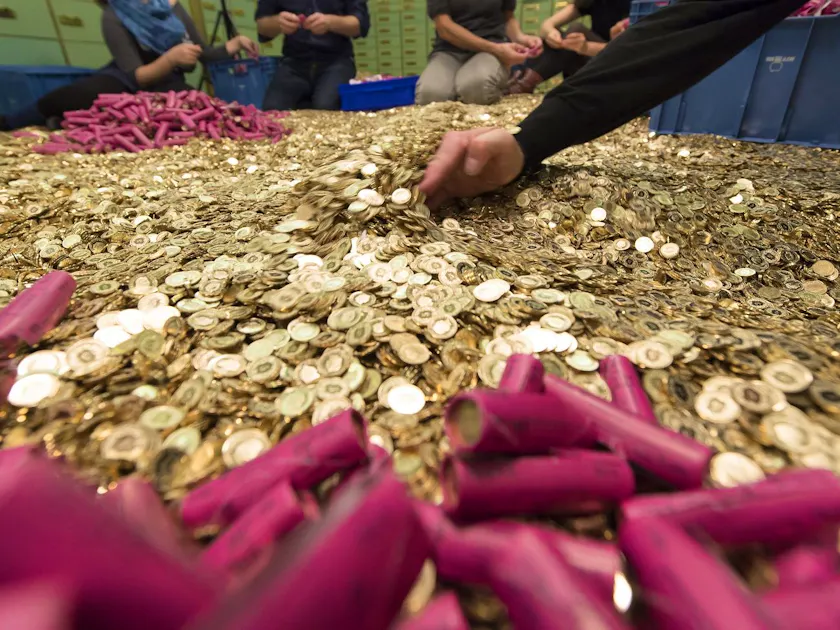 Die meisten liegen irgendwo herum: Es gibt 1,34 Milliarden Fünferli ...