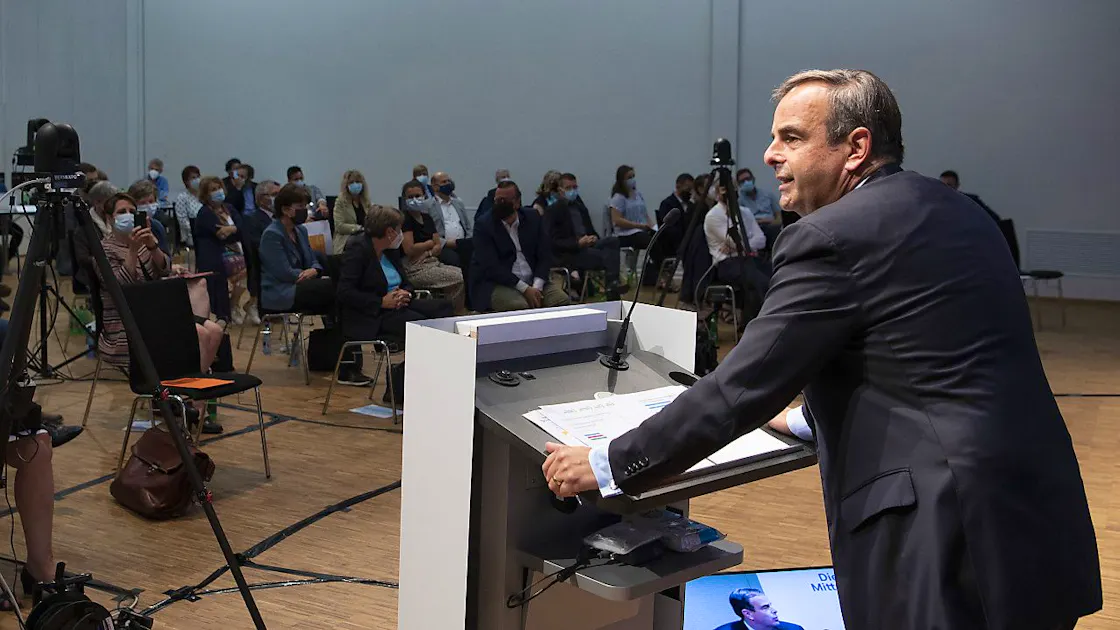 Parteien: Gerhard Pfister als Präsident der Mitte bestätigt | blue News
