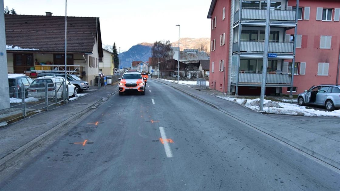 Strassenverkehrsunfall: Autofahrer erfasst Bub in Thusis GR | blue News