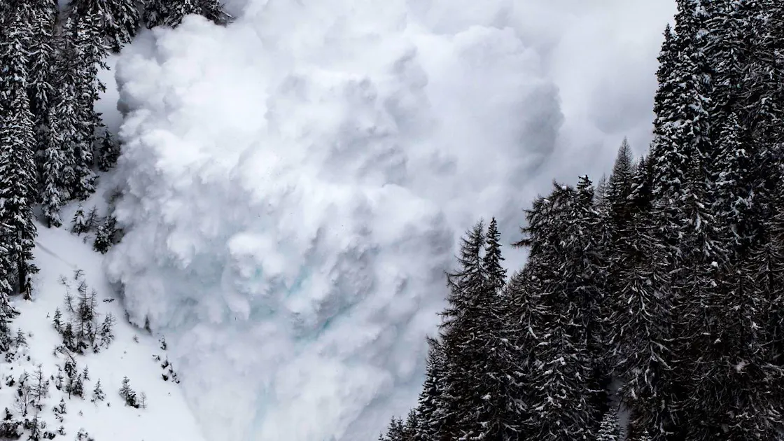 60 cm à 1600 m.: Fort danger d'avalanche en Valais - Nouvelles chutes ...