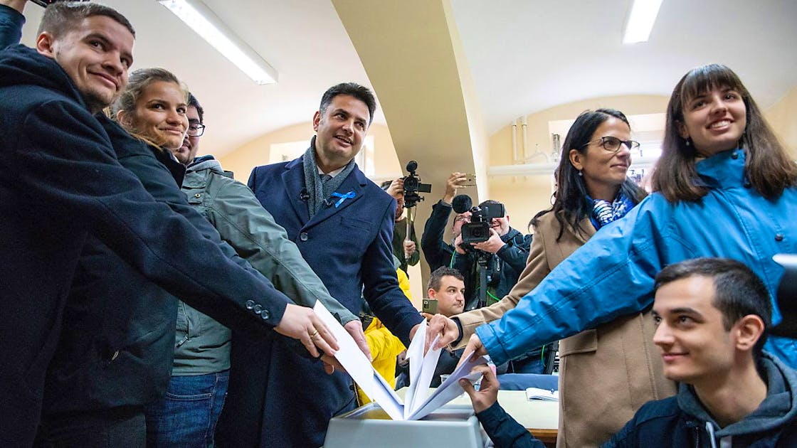 Législatives: Les Hongrois nombreux à voter, Orban face à une ...