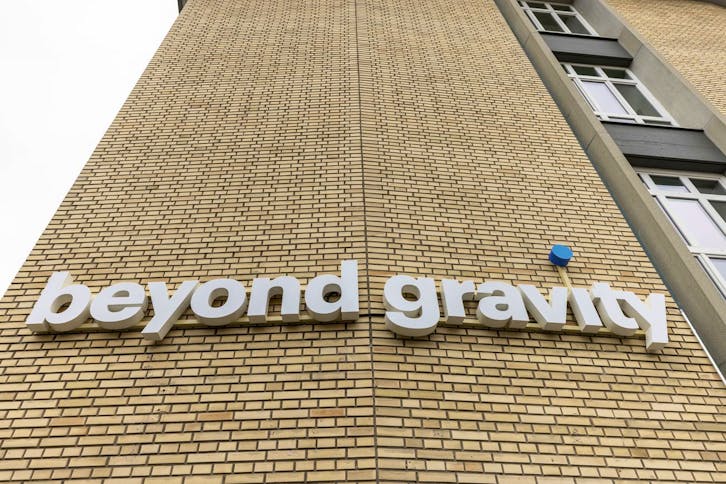 Ex «Ruag Space». Schweizer Unternehmen Beyond Gravity baut mit Amazon ...