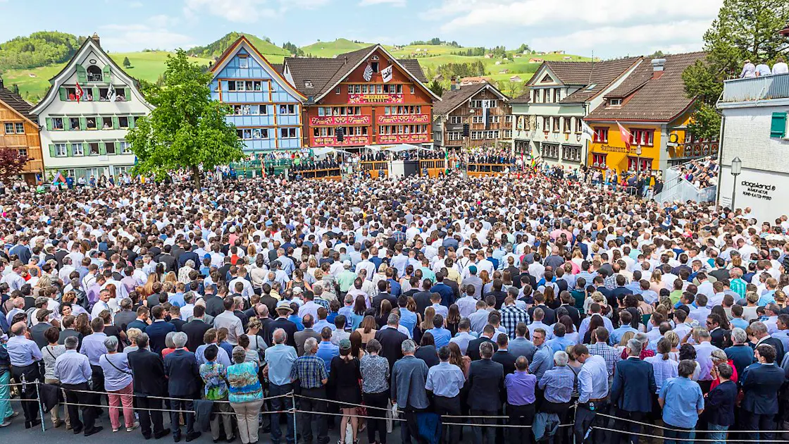 Dopo oltre 2 anni: Torna la Landsgemeinde di Appenzello Interno | blue News