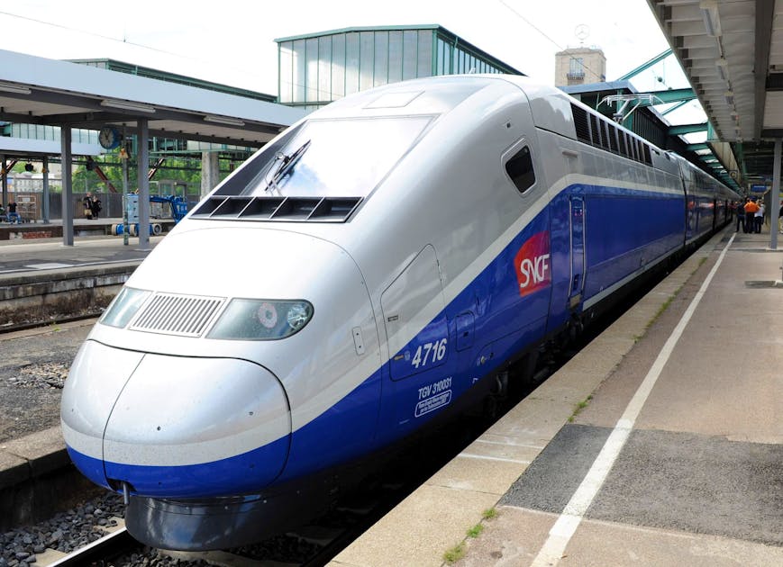 Attack on French train network: 800,000 passengers affected - video ...