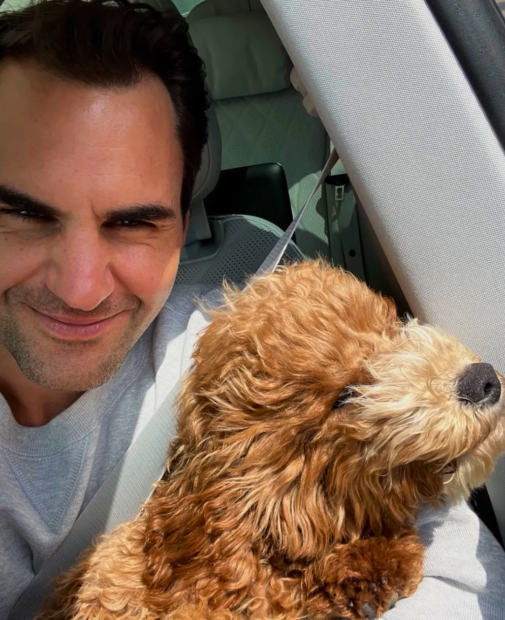 Ballpartner. Roger Federer zeigt sich mit seinem neuen Freund.