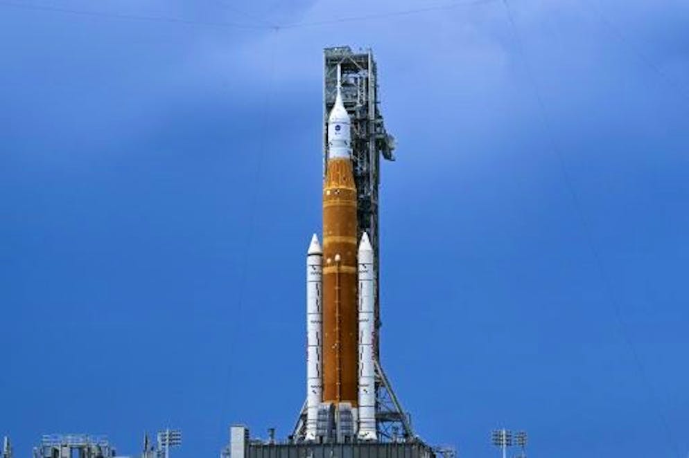 Objectif lune. Le décollage de la méga-fusée annulé au dernier moment.